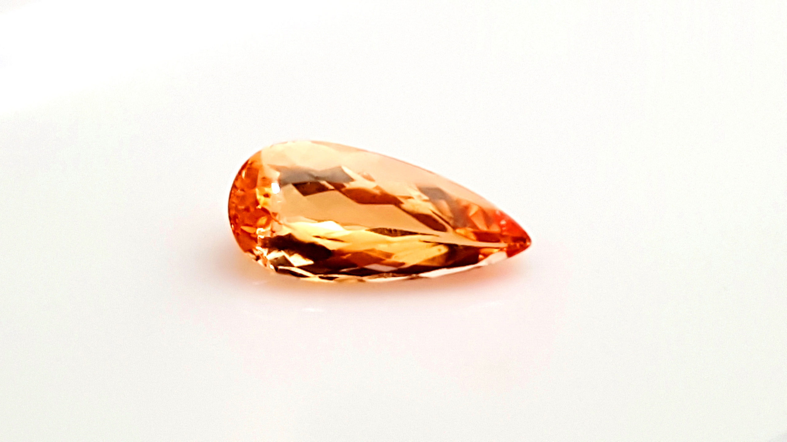 Topaze Impériale 2,63 Carats - Brésil Poire - Gemmius | Achat et vente ...