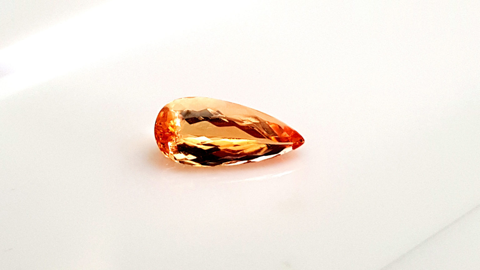 Topaze Impériale 2,63 Carats - Brésil Poire - Gemmius | Achat et vente ...