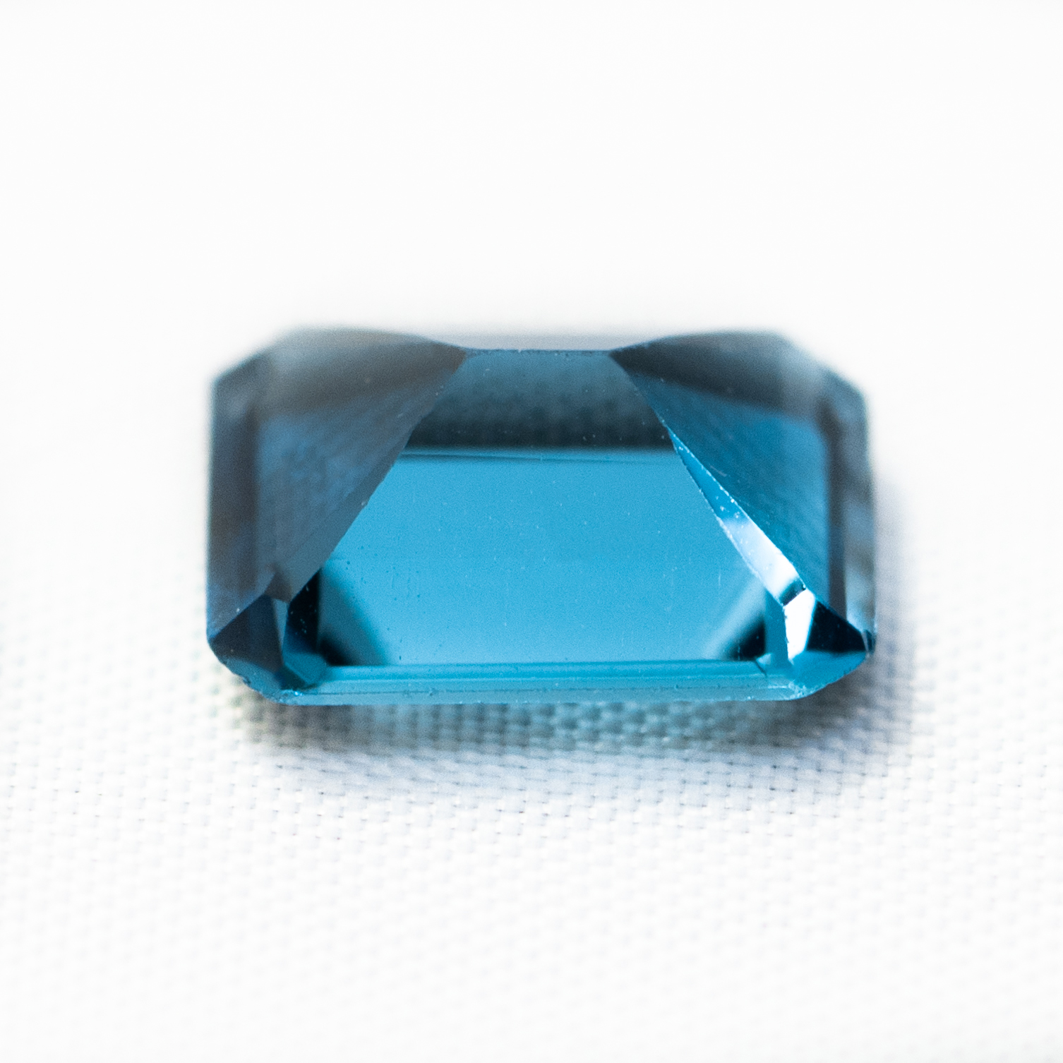 Topaze bleue 2,50 Carats - Brésil Octogonale - Gemmius | Achat et vente ...